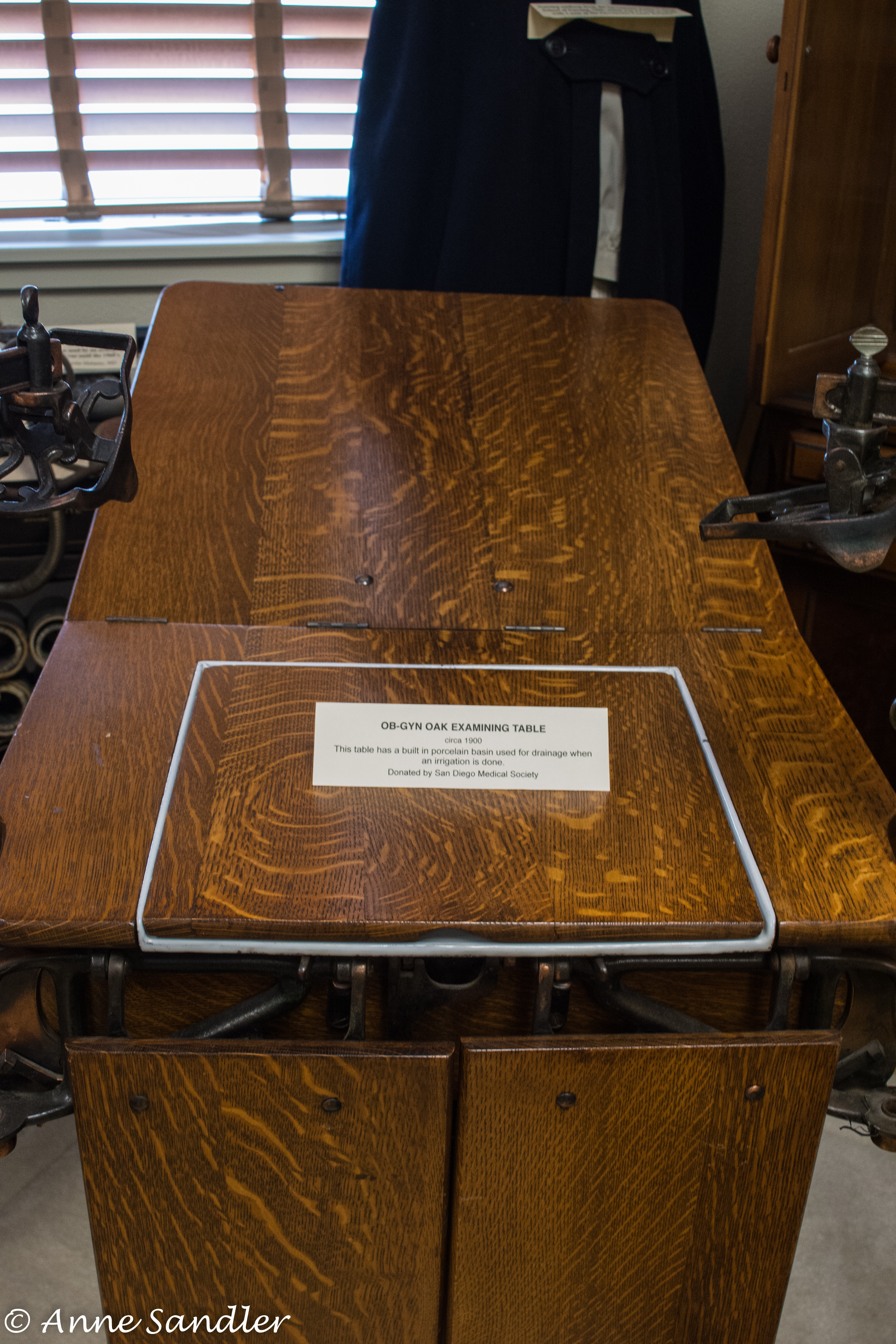 Free museum day, part 3: The Museum of Medical History – Slow Shutter Speed